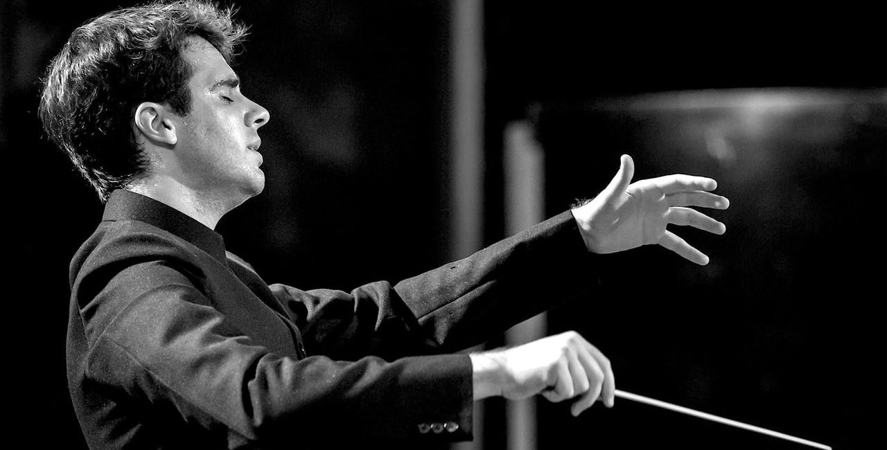 Portuguese Dinis Sousa appointed as Principal Conductor of the Royal Northern Symphony - The ...